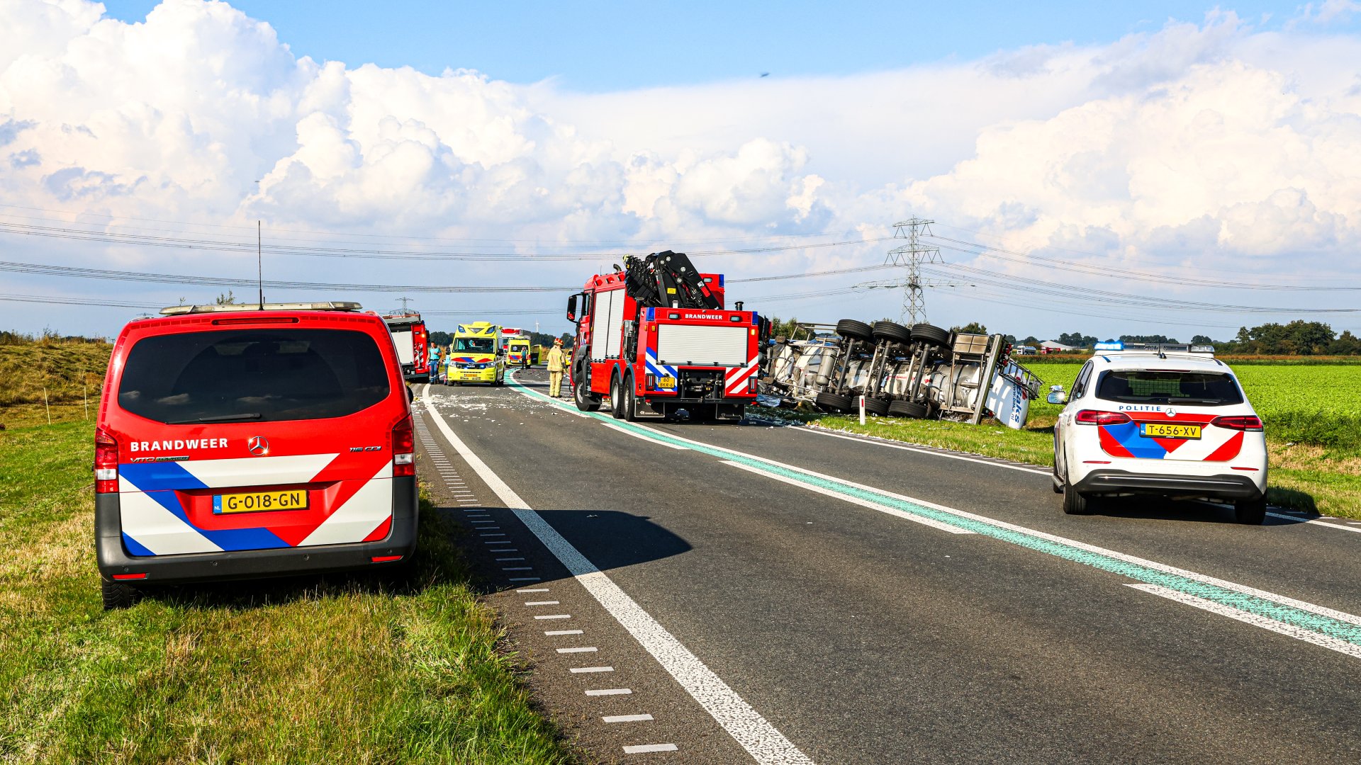 ZO!34 - Dodelijk ongeval op N391: motorrijder overleden, chauffeur van vrachtwagen ernstig gewond
